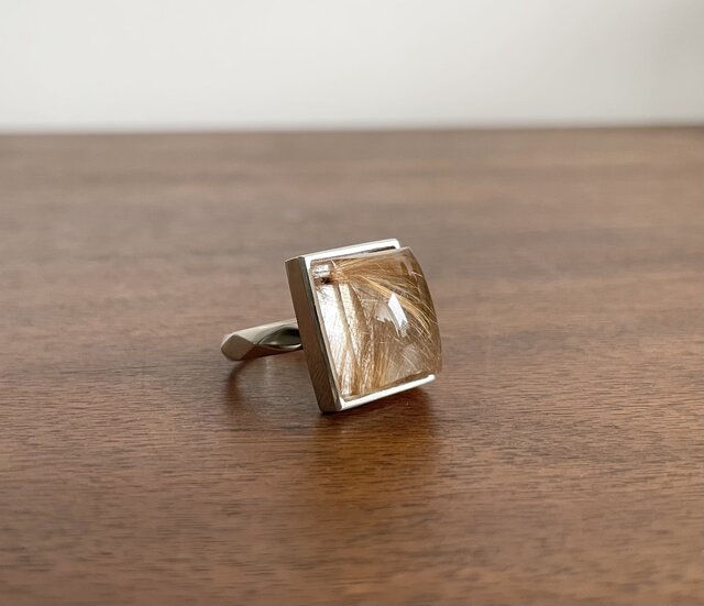 rutilated quartz ring (gold) | iichi ハンドメイド・クラフト作品・手仕事品の通販