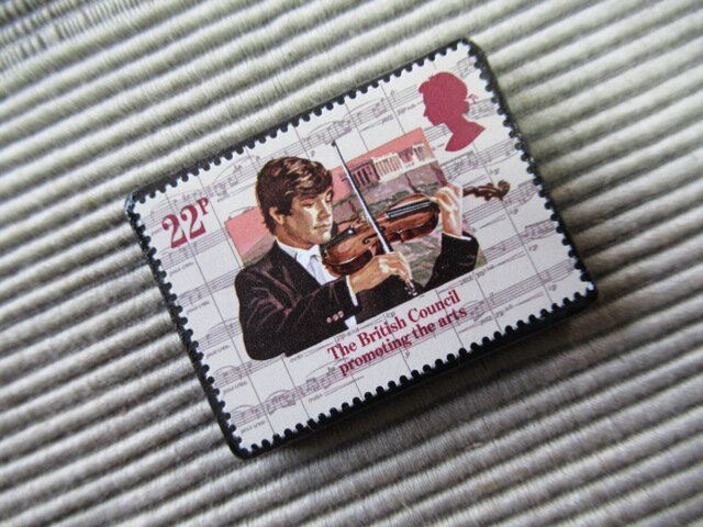 イギリス 切手ブローチ 7870 | iichi ハンドメイド・クラフト作品・手仕事品の通販