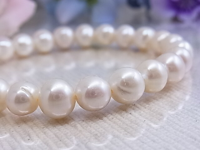【今月のお得品】パール♡縞あり 淡水真珠 楽ちんゴムブレスレット 普段使い 上品 輝き 美しい 艶やか フォーマル G29 | iichi ハンドメイド・クラフト作品・手仕事品の通販