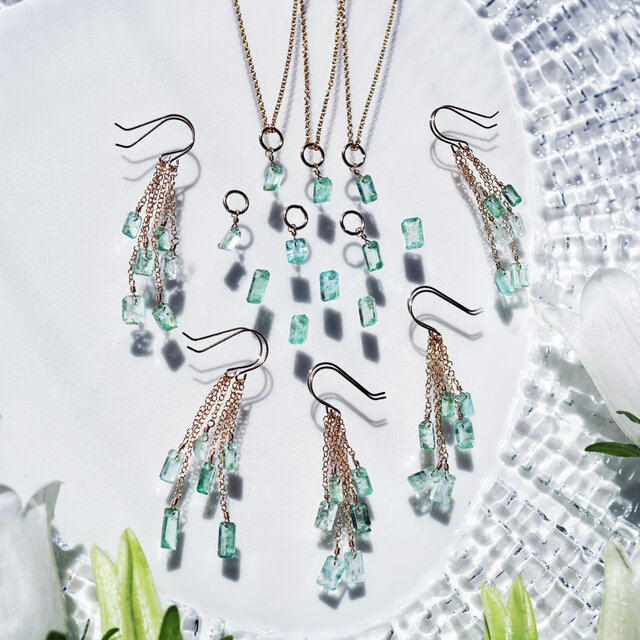 エメラルドのレクタングルカット一粒ネックレス ～Lara | iichi ハンドメイド・クラフト作品・手仕事品の通販