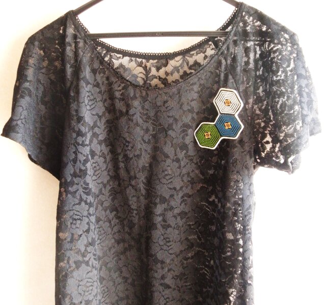 木目込み和布のブローチ・コサージュ！ ”一点もの” B7 | iichi ハンドメイド・クラフト作品・手仕事品の通販