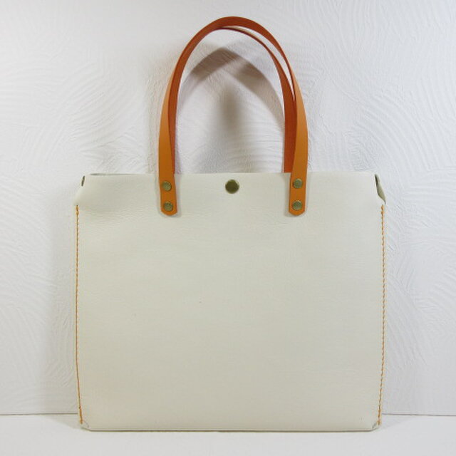 《牛革》B5対応フラットトート・オフホワイト・ソフトレザー・0359 | iichi ハンドメイド・クラフト作品・手仕事品の通販