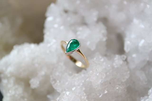 良質なエメラルド指輪 | iichi 日々の暮らしを心地よくするハンドメイドやアンティークのマーケットプレイス
