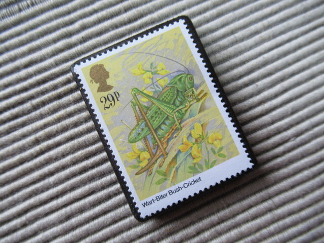 イギリス1985年 切手ブローチ 7936 | iichi ハンドメイド・クラフト作品・手仕事品の通販