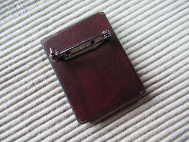 イギリス1985年 切手ブローチ 7936 | iichi ハンドメイド・クラフト作品・手仕事品の通販