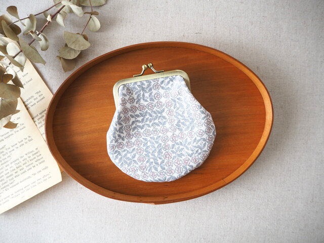 ミニがま口 「Sleeping Rose」ライトピンク | iichi ハンドメイド・クラフト作品・手仕事品の通販