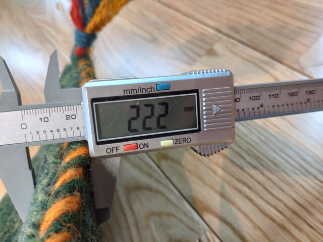 GW終了迄の特価】ペルシャ ギャッベ ミニマット 42x41cm 茜色 | iichi ハンドメイド・クラフト作品・手仕事品の通販