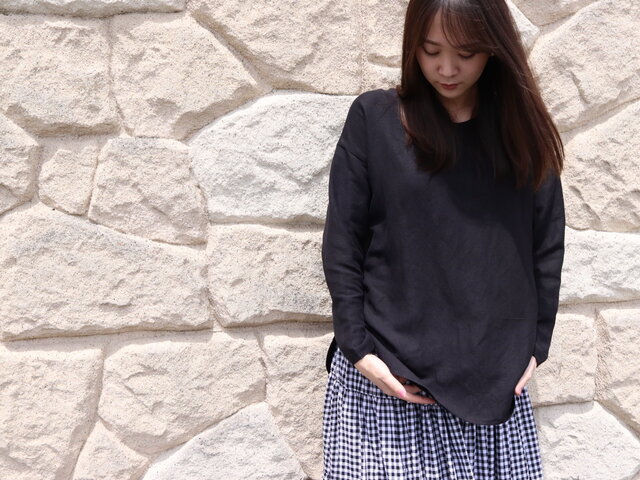 『スリット入りロングテール』トップス・長袖 ブラック No.218 | iichi ハンドメイド・クラフト作品・手仕事品の通販