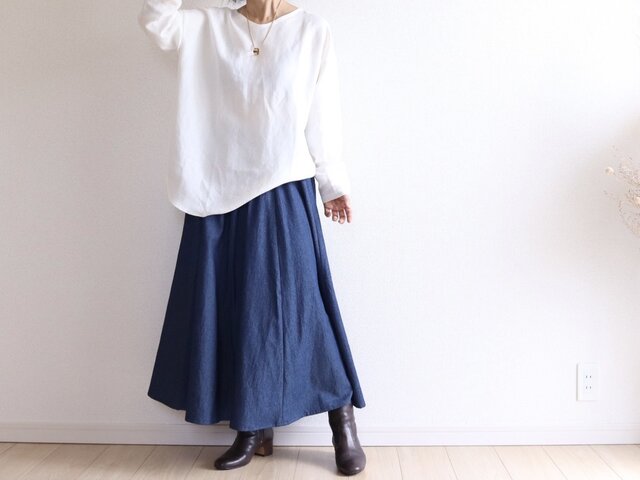 『スリット入りロングテール』トップス・長袖 ホワイト No.218 | iichi 日々の暮らしを心地よくするハンドメイドやアンティークのマーケットプレイス