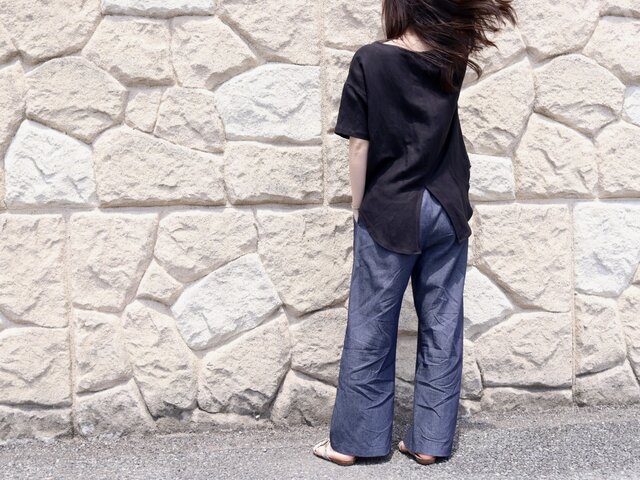 『スリット入りロングテール』トップス・半袖 ブラック No.226 | iichi 日々の暮らしを心地よくするハンドメイドやアンティークのマーケットプレイス