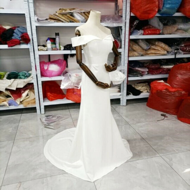 高品質！ウエディングドレス ふわふわ袖： 取り外し袖 マーメイドライン /結婚式//二次会 | iichi 日々の暮らしを心地よくする ...