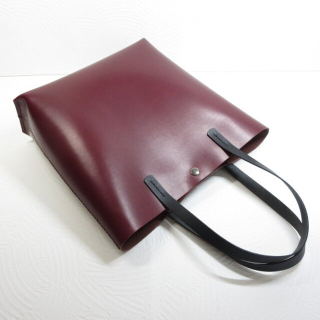 《牛革》ワンオフ・オーバーサイズスクエアトート・スムースレザー・トート・0258 | iichi ハンドメイド・クラフト作品・手仕事品の通販