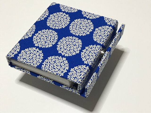 ブック型ライト「Shell-Light」コンパクトに折りたためる明かり ／ミニあじさい | iichi ハンドメイド・クラフト作品・手仕事品の通販