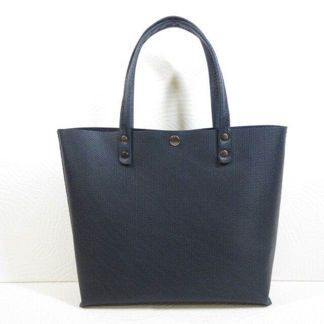 《牛革》ワンレザー・ネイビー型押しレザー・スクエアミニトート・0320 | iichi ハンドメイド・クラフト作品・手仕事品の通販