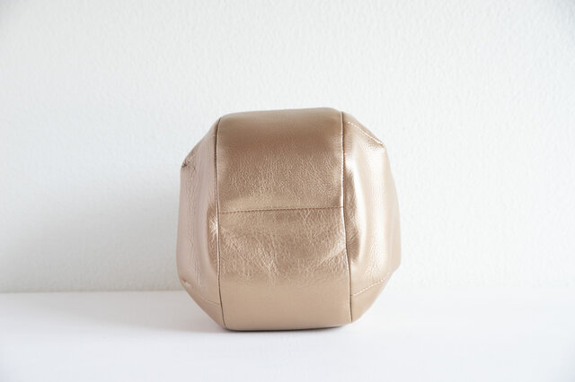 バルーンバッグ Mサイズ 本革 ゴールド レディース ハンドバッグ メンズ 姫路レザー ソフトシュリンクレザー as-30cs | iichi 日々の暮らしを心地よくするハンドメイドや ...