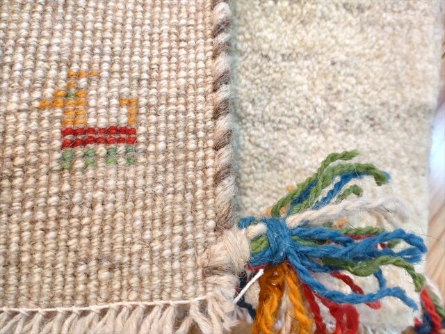 ペルシャ ギャッベ ミニマット 42x41cm アイボリー グレー 手織り絨毯 | iichi ハンドメイド・クラフト作品・手仕事品の通販