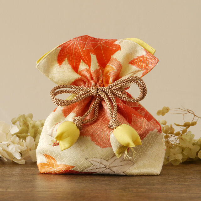 着物 巾着 紅葉文 幸せを呼ぶFUGURO | iichi ハンドメイド・クラフト作品・手仕事品の通販