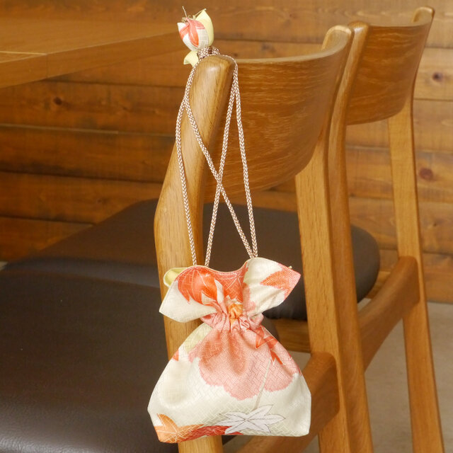 着物 巾着 紅葉文 幸せを呼ぶFUGURO | iichi ハンドメイド・クラフト作品・手仕事品の通販