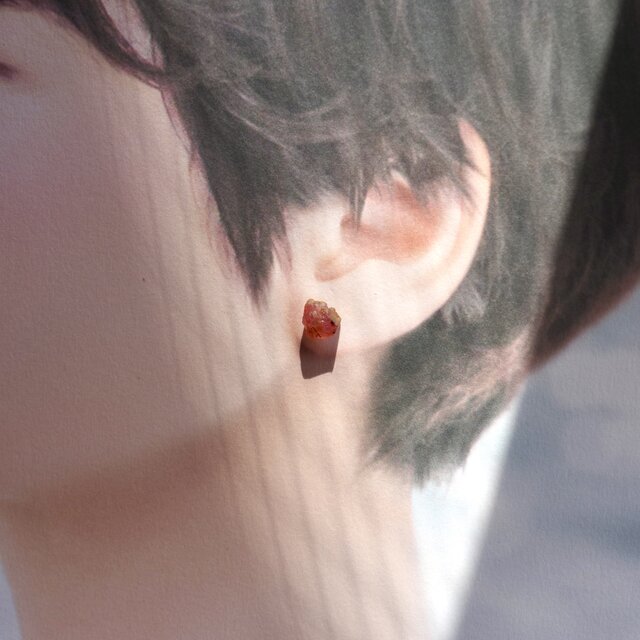 【一点もの】 トルマリン 鉱物原石 ピアス アレルギー対応 天然石 パワーストーン (No.2134) | iichi ハンドメイド・クラフト作品・手仕事品の通販