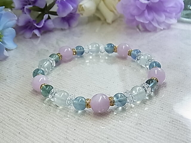 ♡紫陽花色のブレスレット♡クンツァイト アクアマリン フローライト ラベンダーカラー 優しい 美しい 天然石 G47 | iichi ハンドメイド・クラフト作品・手仕事品の通販