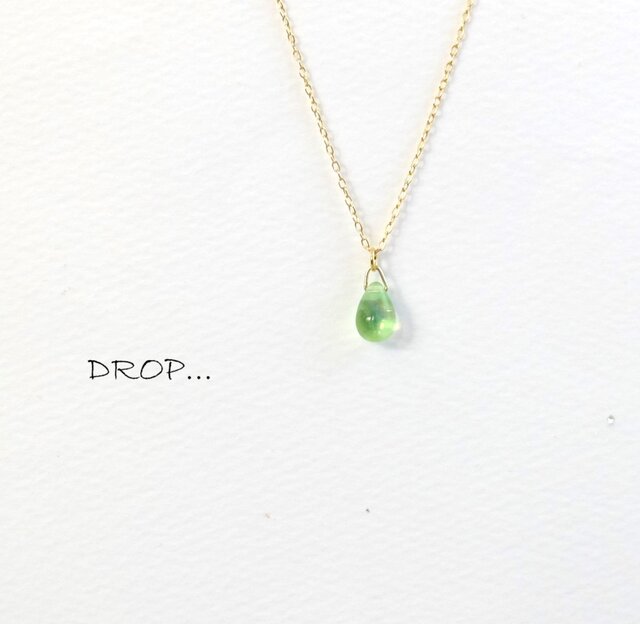 d46-G31【シャインマスカット】夏の青シリーズ、チェコドロップのピアス（パーツ変更可能） | iichi 日々の暮らしを心地よくするハンドメイドやアンティークのマーケットプレイス