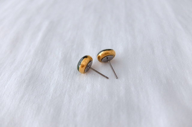 ピアス drop mini moss | iichi ハンドメイド・クラフト作品・手仕事品の通販