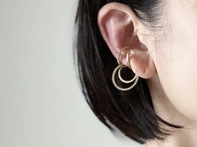 W Ear cuff set | iichi 日々の暮らしを心地よくするハンドメイドやアンティークのマーケットプレイス