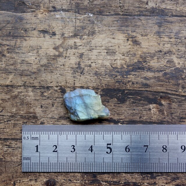 【一点もの】 ラブラドライト 鉱物原石 ブローチ 天然石 パワーストーン (No.2217) | iichi ハンドメイド・クラフト作品・手仕事品の通販