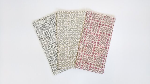 ハーフハンカチ リバティ Sleeping Rose 3色組 ② | iichi ハンドメイド・クラフト作品・手仕事品の通販