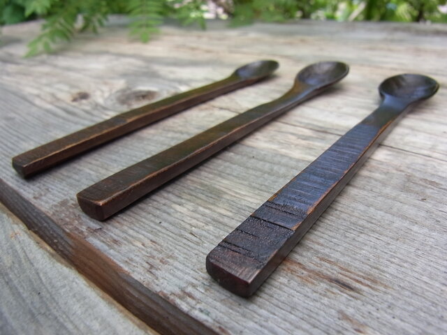 サクラの木のスプーン【鋸目】#695 | iichi 日々の暮らしを心地よくするハンドメイドやアンティークのマーケットプレイス