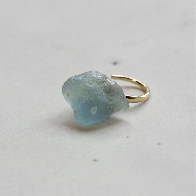 【一点もの】 フローライト 鉱物原石 イヤーカフ 天然石 パワーストーン (No.2230) | iichi ハンドメイド・クラフト作品・手仕事品の通販