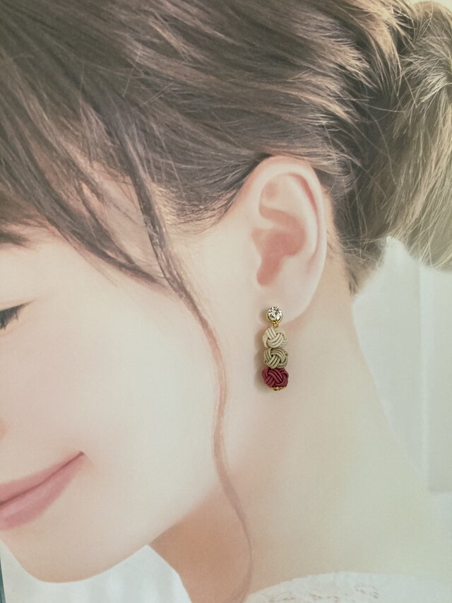 水引あわじ玉2Weyピアス『ピンクベージュ』 | iichi ハンドメイド・クラフト作品・手仕事品の通販