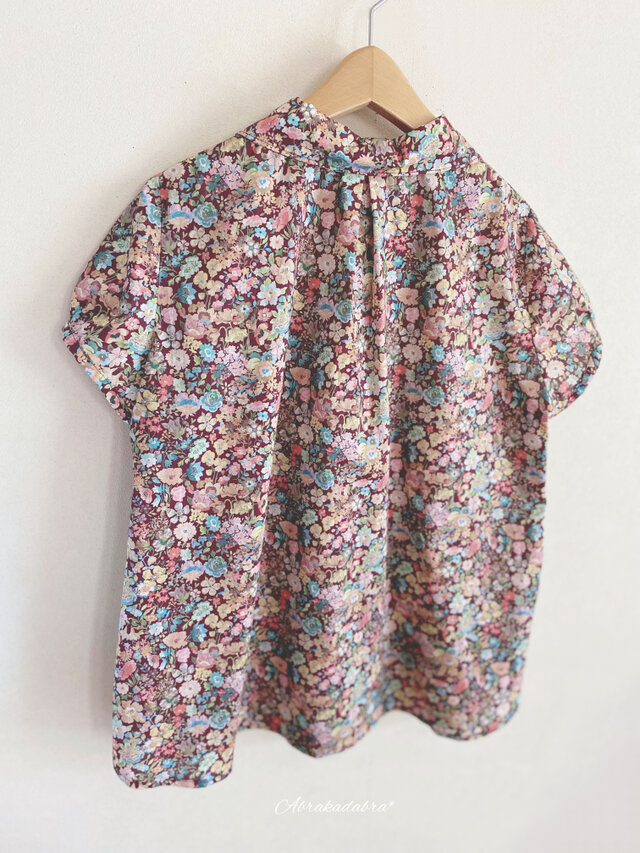 Liberty Classic Meadow 可愛い丸衿ブラウス・パフスリーブ半袖 (大人) | iichi ハンドメイド・クラフト作品・手仕事品の通販