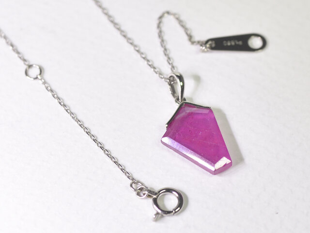 Pt900 Ruby Necklace【CASA/カーサ】（H） | iichi 日々の暮らしを心地よくするハンドメイドやアンティークのマーケットプレイス
