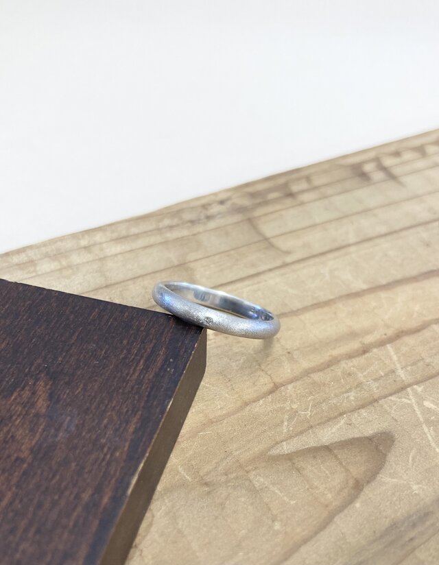 セール価格★艶消し仕上げジルコニアフラット留めリング サイズ14号（シルバー925） | iichi 日々の暮らしを心地よくするハンドメイドやアンティークのマーケットプレイス