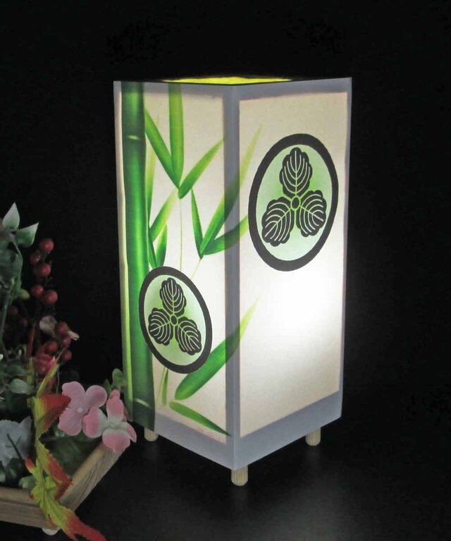 家紋の宿り木／丸に三つ柏 LED･厚上質紙張貼･軽量／MK-125 | iichi ハンドメイド・クラフト作品・手仕事品の通販