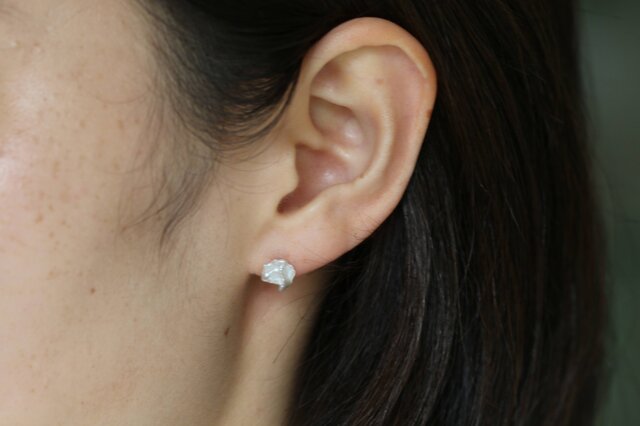 KESHI -stud earrings- | iichi ハンドメイド・クラフト作品・手仕事品の通販