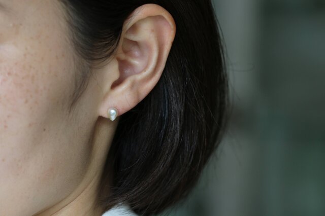 KESHI -stud earrings- | iichi ハンドメイド・クラフト作品・手仕事品の通販