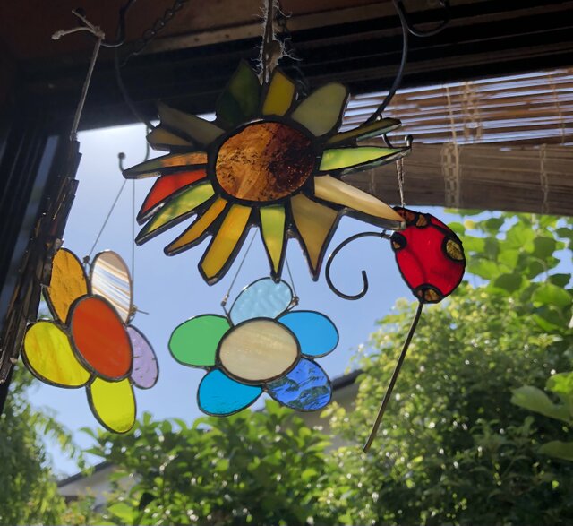 ステンドグラスのひまわり | iichi 日々の暮らしを心地よくするハンドメイドやアンティークのマーケットプレイス