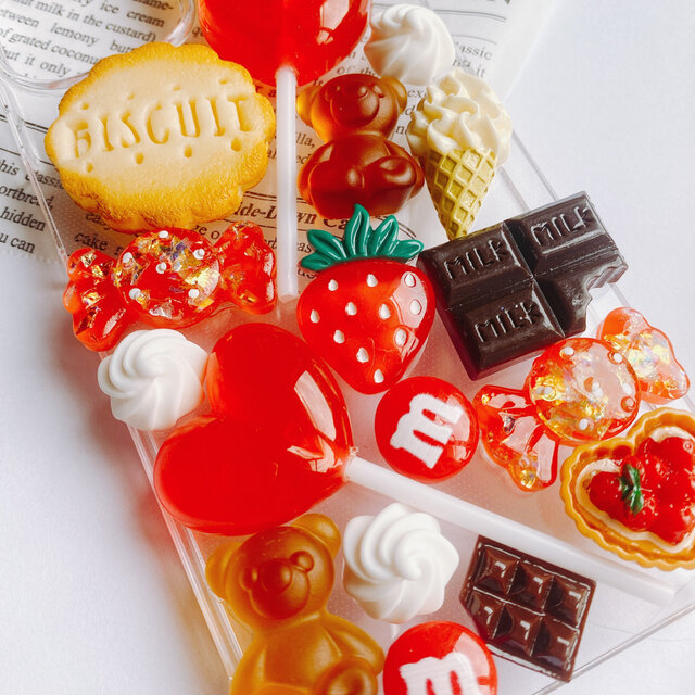 iPhone13専用 CANDY POP strawberry お菓子のiPhoneケース フェイクスイーツ | iichi ハンドメイド・クラフト作品・手仕事品の通販