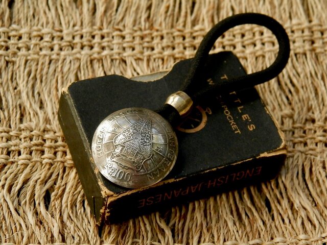 ＃H216 Indonesia Coin Hair Elastic | iichi 日々の暮らしを心地よくするハンドメイドやアンティークのマーケットプレイス