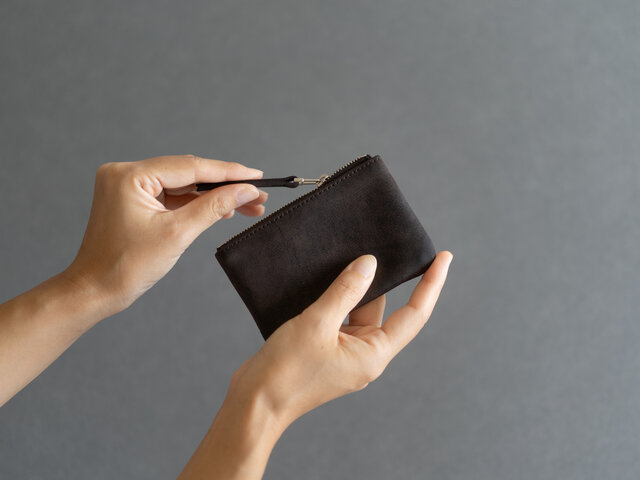 [New]革のフラットポーチS Kudu DC | iichi ハンドメイド・クラフト作品・手仕事品の通販