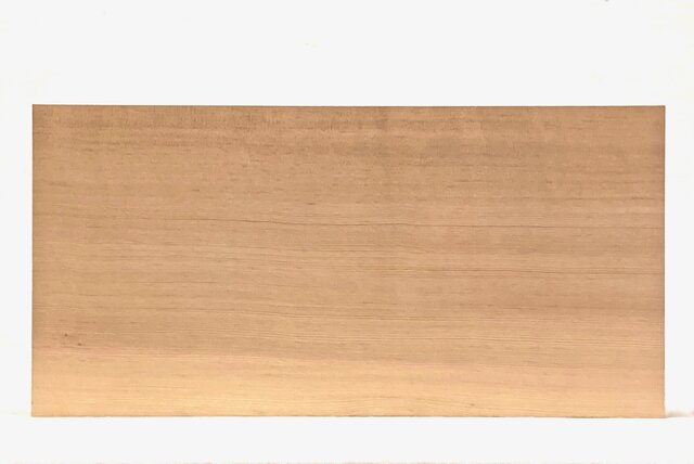 スプルース柾目一枚板のまな板 No.002 | iichi 日々の暮らしを心地よくするハンドメイドやアンティークのマーケットプレイス