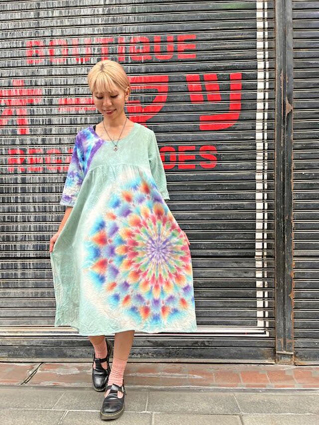 タイダイ染め ロングワンピース 涼やかな色合いに幻想的な大曼荼羅 HD17-05 | iichi ハンドメイド・クラフト作品・手仕事品の通販