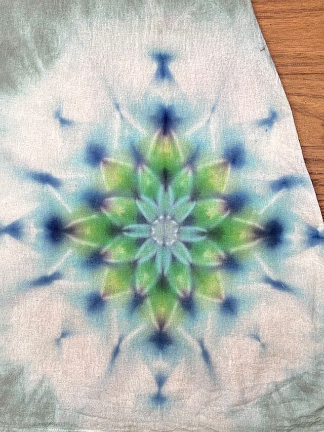 タイダイ染め ロングワンピース 涼やかな色合いに幻想的な大曼荼羅 HD17-05 | iichi ハンドメイド・クラフト作品・手仕事品の通販