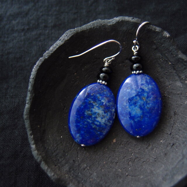 Lapis lazuli × Tourmaline バイカラーピアス／ラピスラズリ×トルマリン | iichi ハンドメイド・クラフト作品 ...