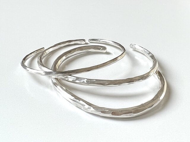 揺らぎのバングル 3mm | iichi ハンドメイド・クラフト作品・手仕事品の通販