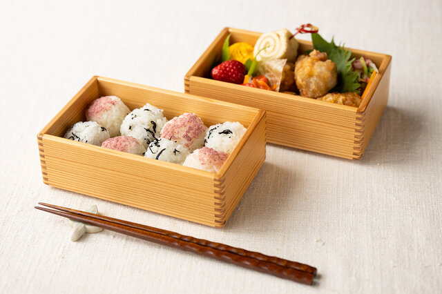 [SALE]黒木クラフト工房・みやざき杉の二段弁当箱（16×10cm） | iichi ハンドメイド・クラフト作品・手仕事品の通販