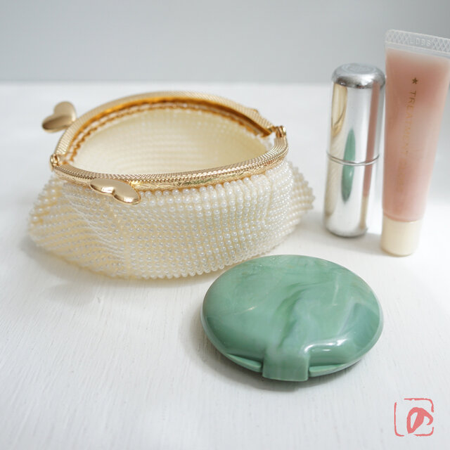 ばあば作♡シードビーズのがま口（Alyssum・1727） | iichi 日々の暮らしを心地よくするハンドメイドやアンティークのマーケットプレイス