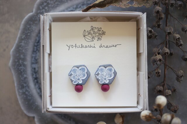陶土の草花耳かざり : : : 1018（ピアス） | iichi ハンドメイド・クラフト作品・手仕事品の通販